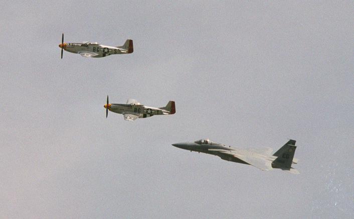 P-51s & F-14 Formation